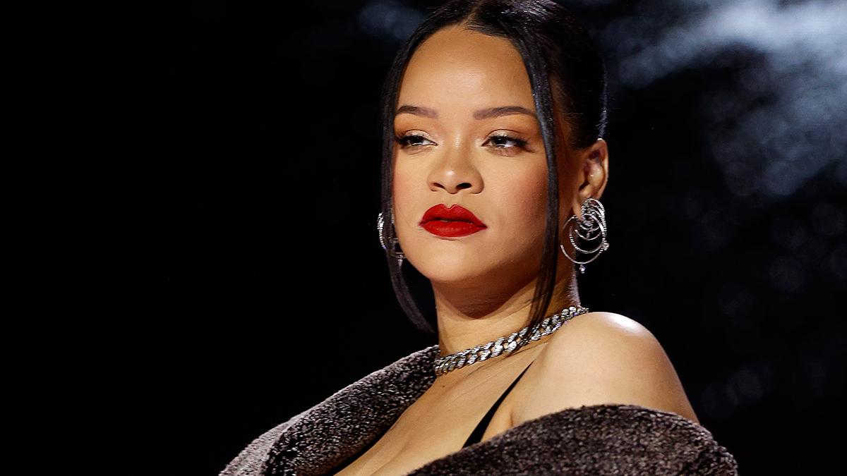 Rihanna 2023 Oscar Ödüllerinde Performans Sergileyecek Alem Dergisi