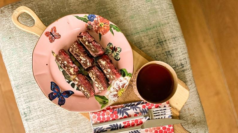 Pirinç Patlaklı Çilekli Çikolata Bar Tarifi| Alem Dergisi